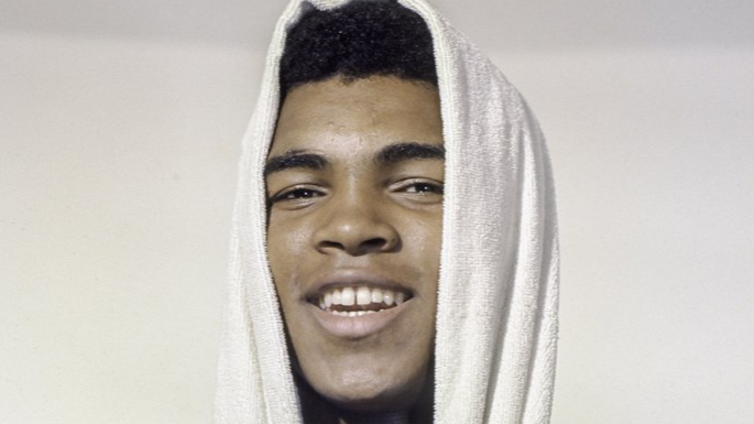 Who did Muhammad Ali face in his first fight as a professional boxer ...