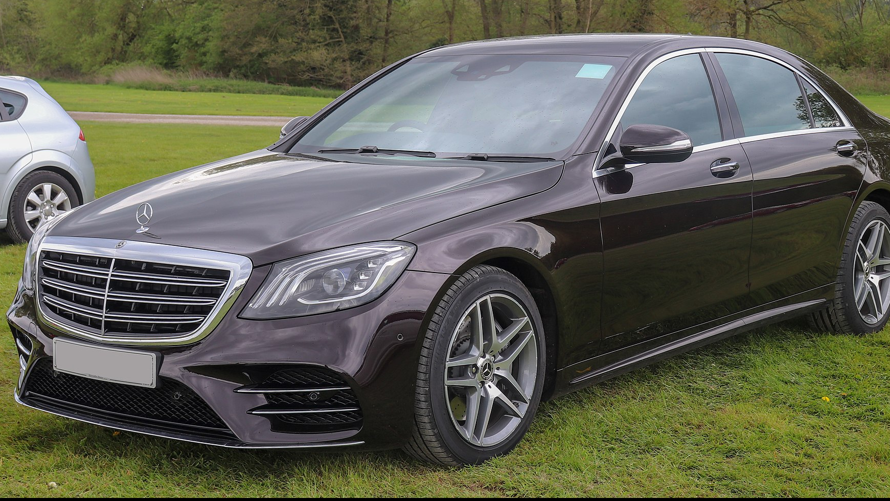 The Mercedes-Benz S-Class is one of the finest full-size luxury sedans ...